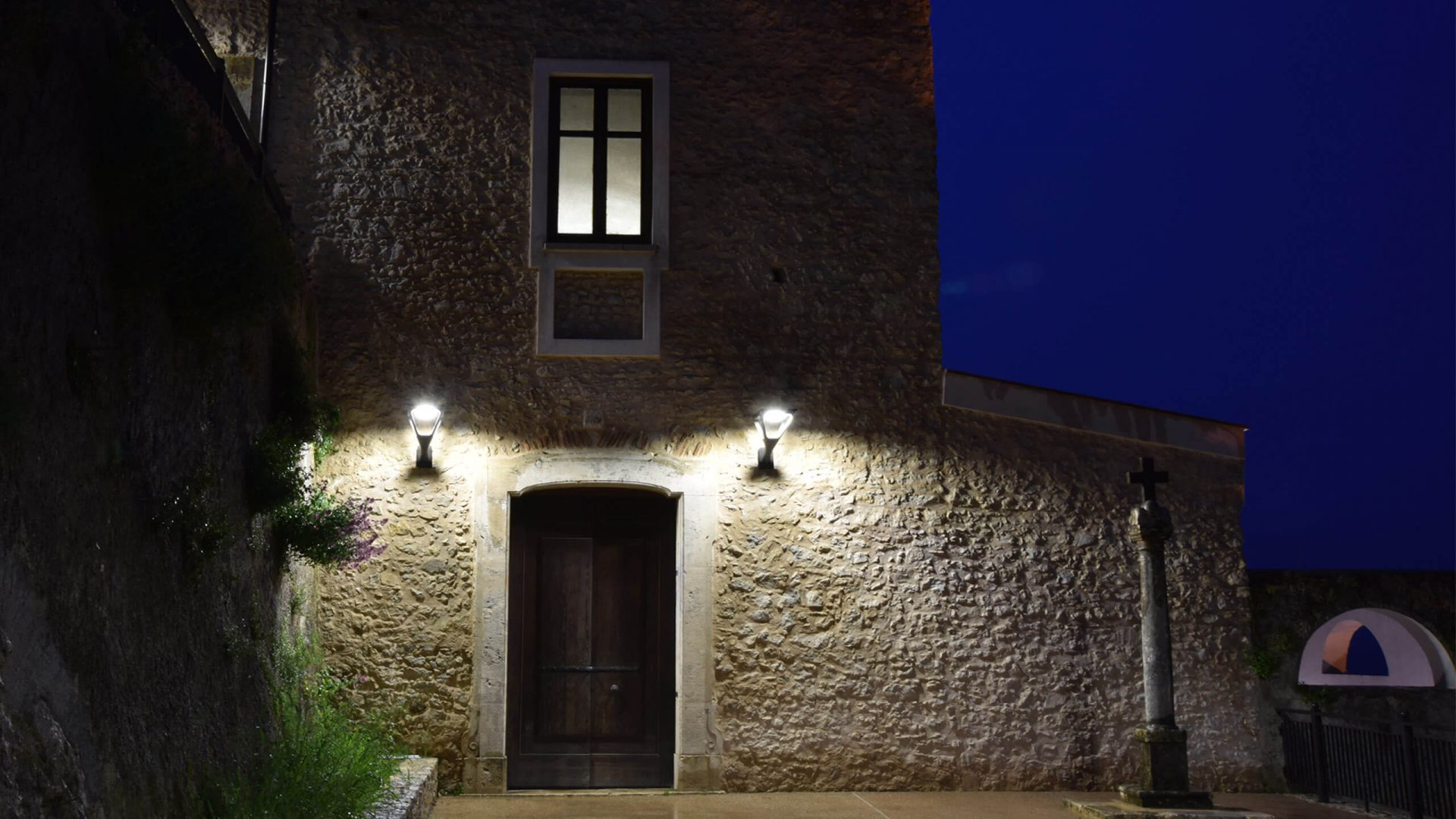 Neri Heritage Lighting | Classic Outdoor Lighting Solutions