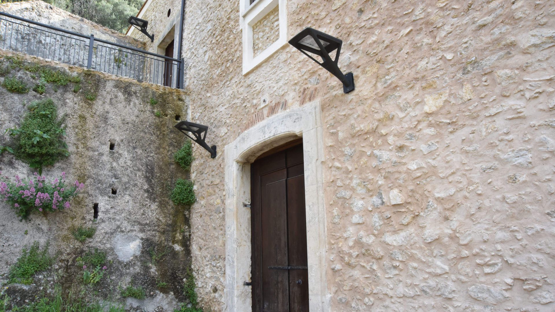 Neri Heritage Lighting | Classic Outdoor Lighting Solutions