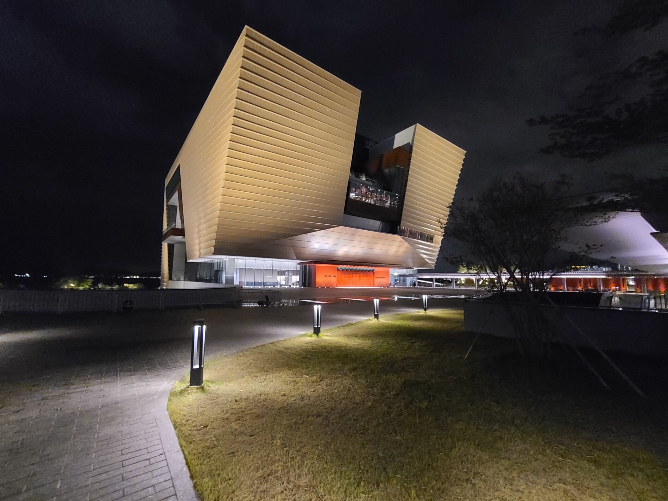 Hong Kong Palace Museum - William Artists