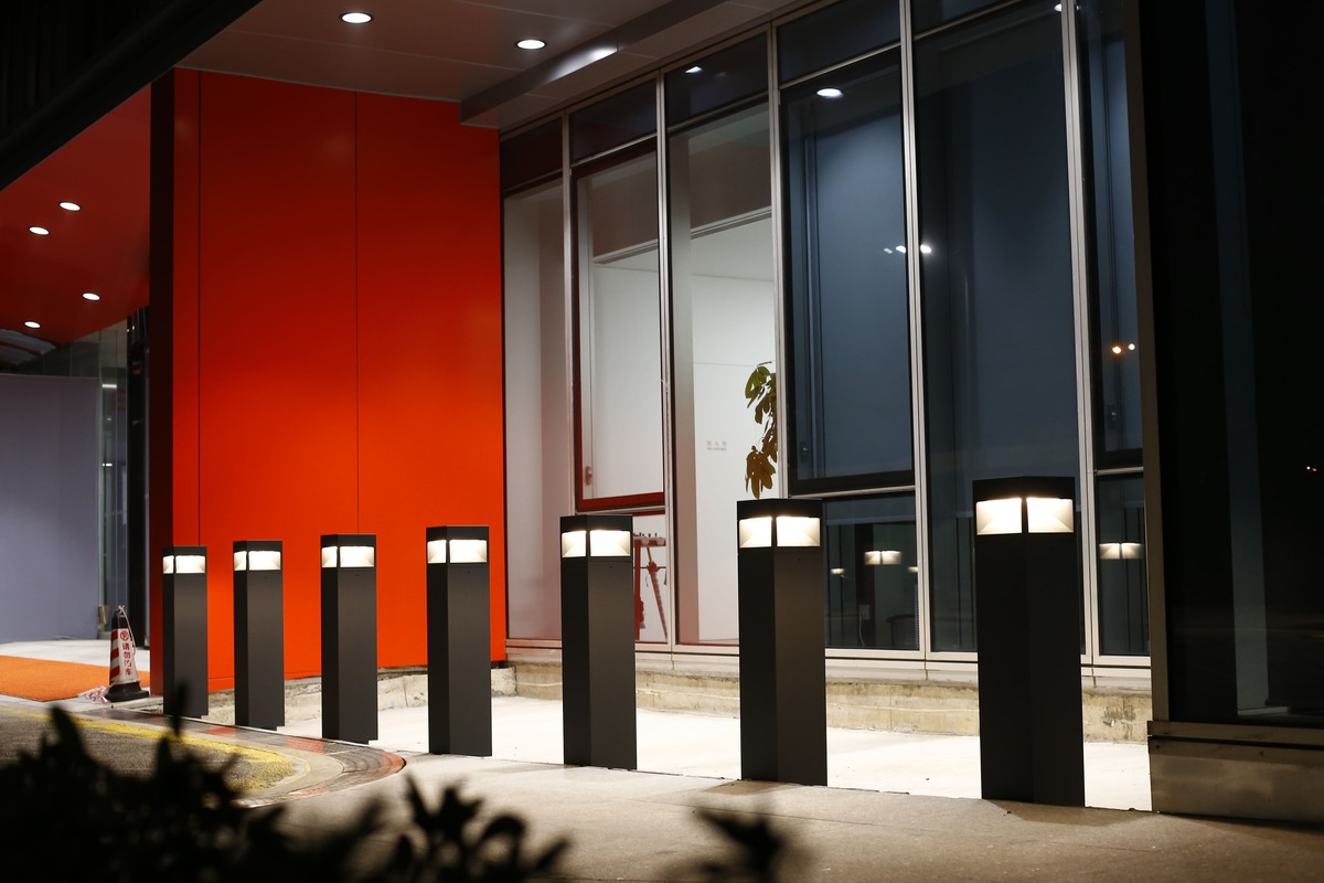 Corporate Headquarters Building - William Artist